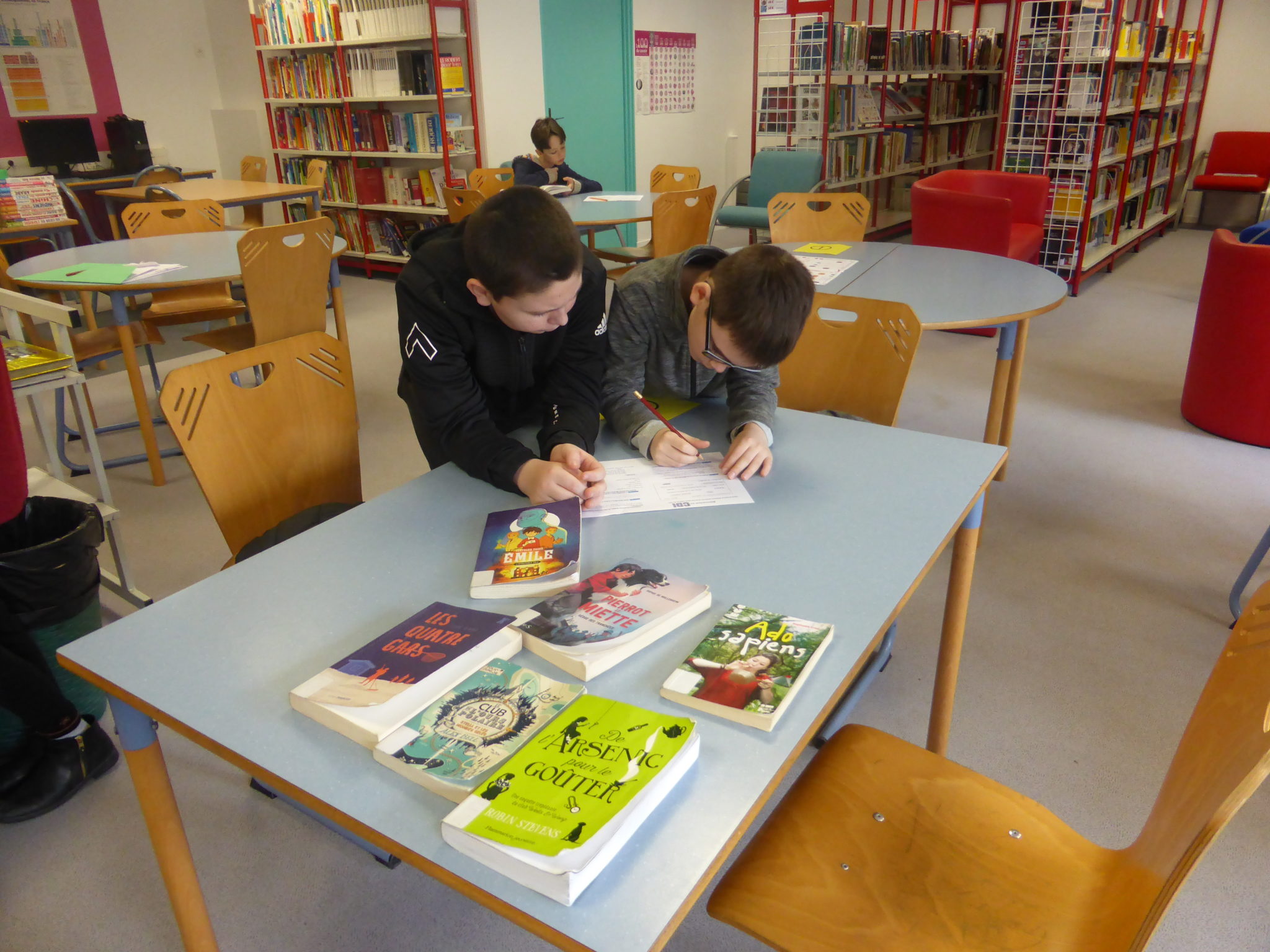 A la découverte du CDI... - Collège Amiral